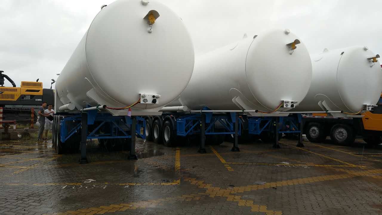LNG Storage Tanks
