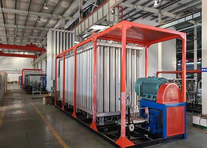 Pump skid with vaporizer