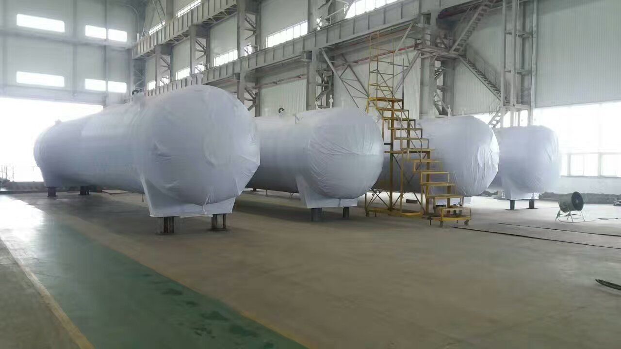 Liquid CO2 Storage Tanks